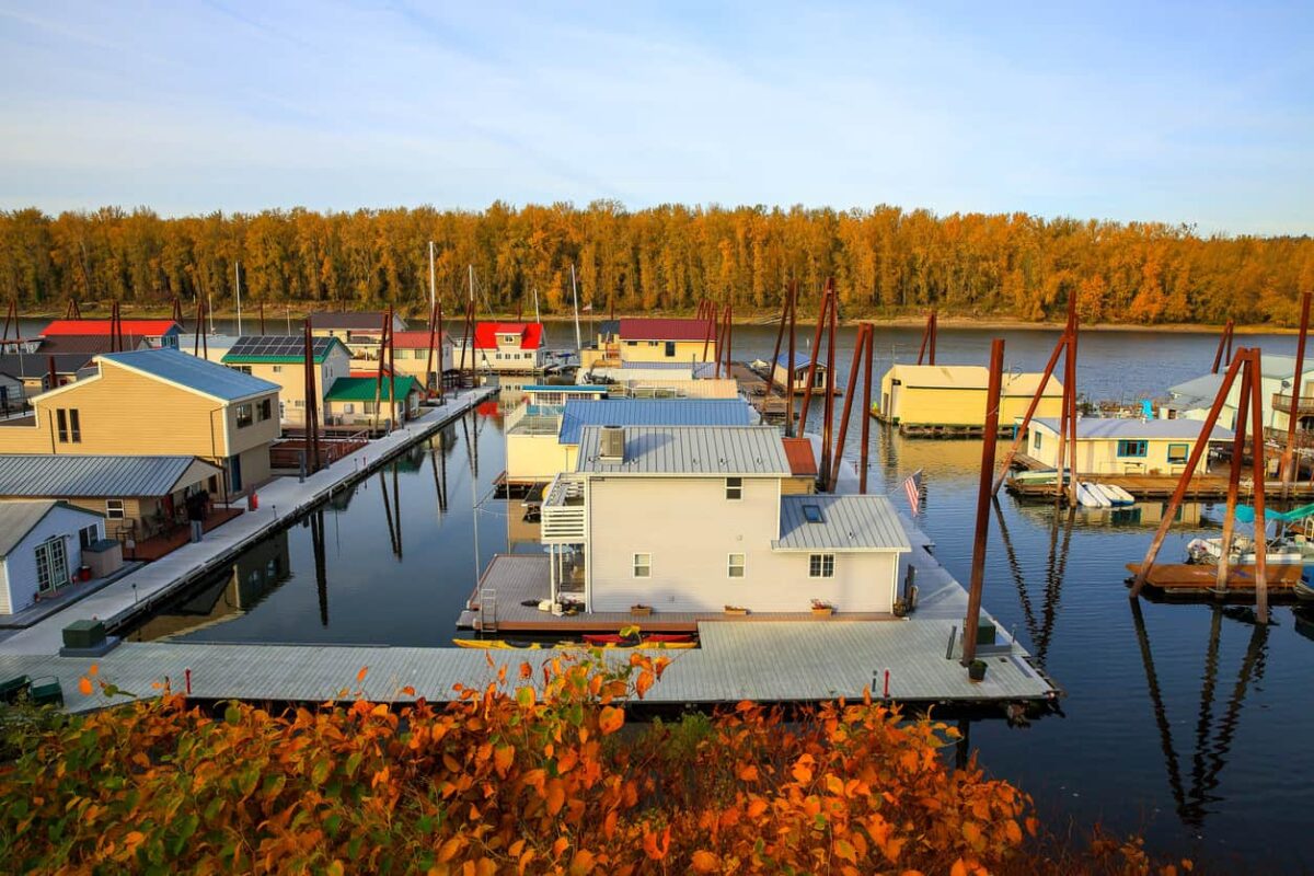 50 Floating Home Ideas from Around the World (Photos) – Home Stratosphere
