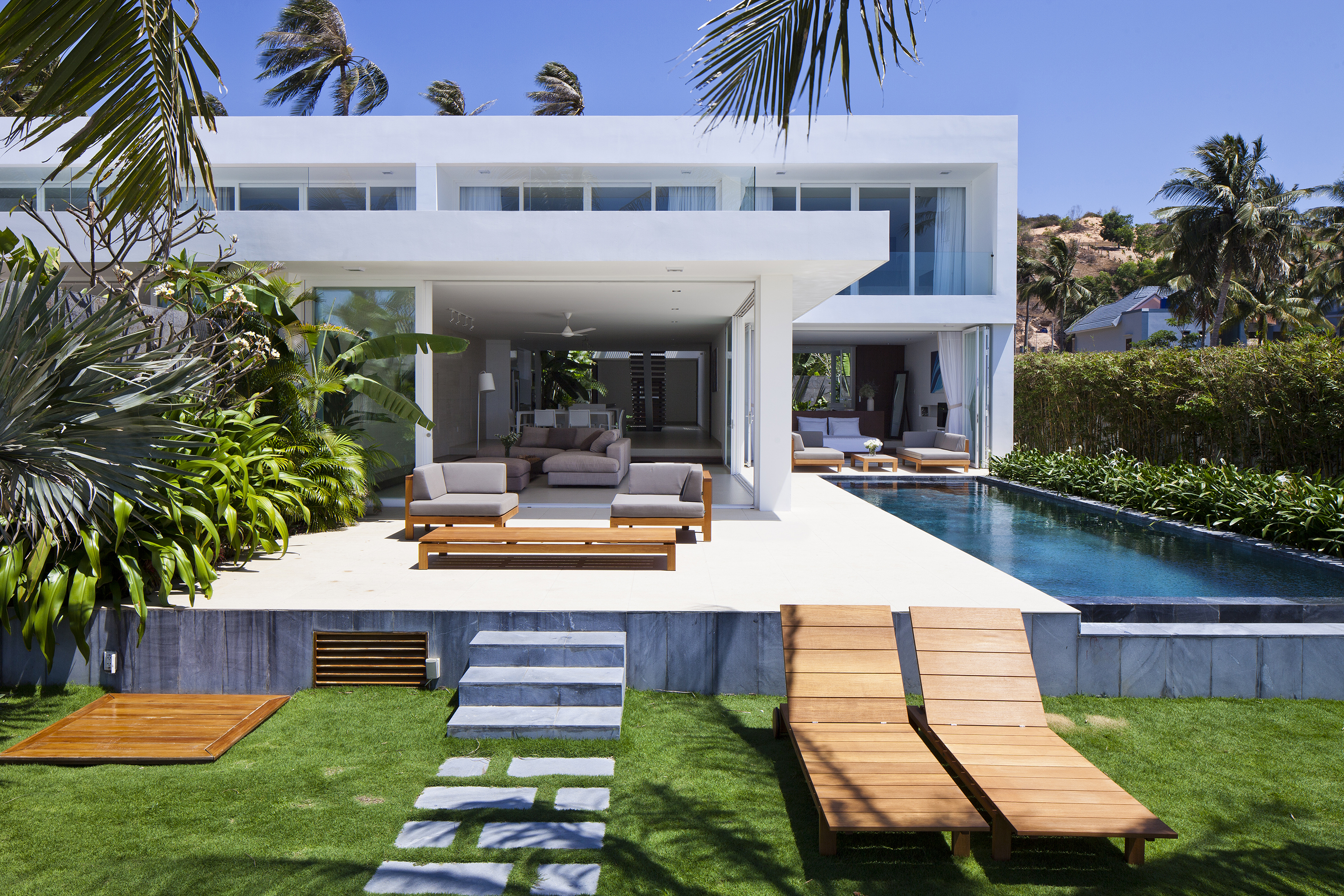 MM Architects Creates Tropical Waterfront “Oceanique” Villas - Home ...