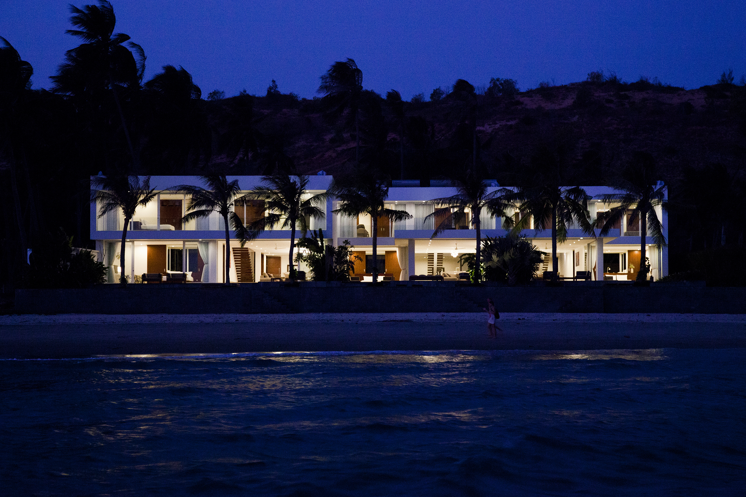 MM Architects Creates Tropical Waterfront “Oceanique” Villas - Home ...