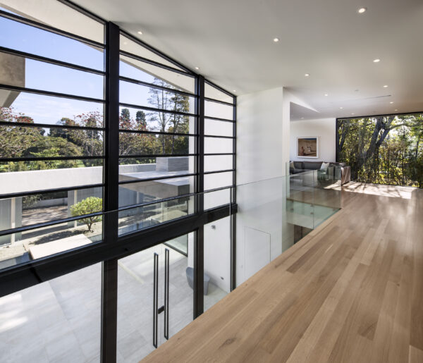 McClean Designs Creates Magnificent Modern Mansion (San Vincente House ...