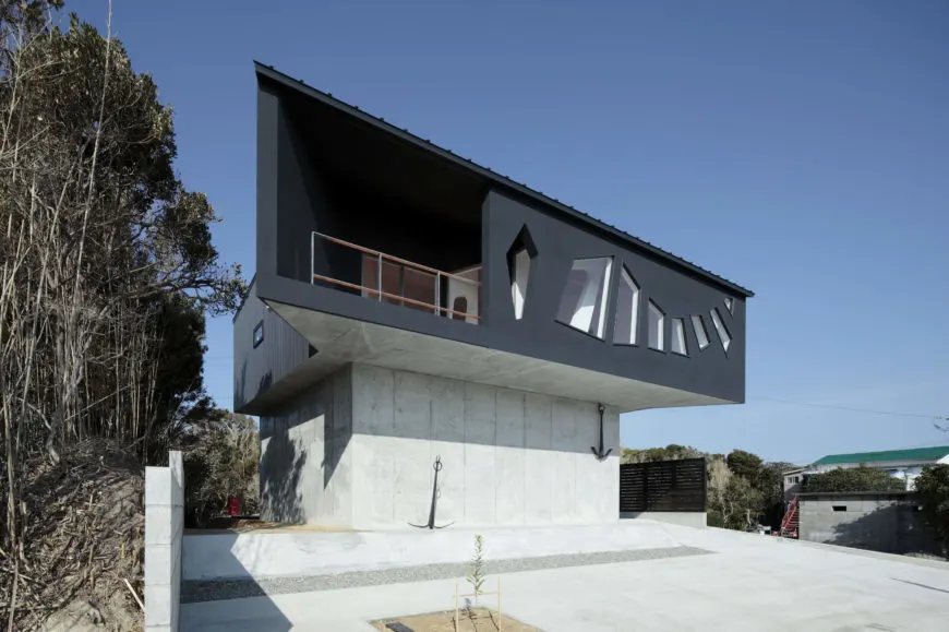 Buttefly Wing House, by Eastern Design Office
