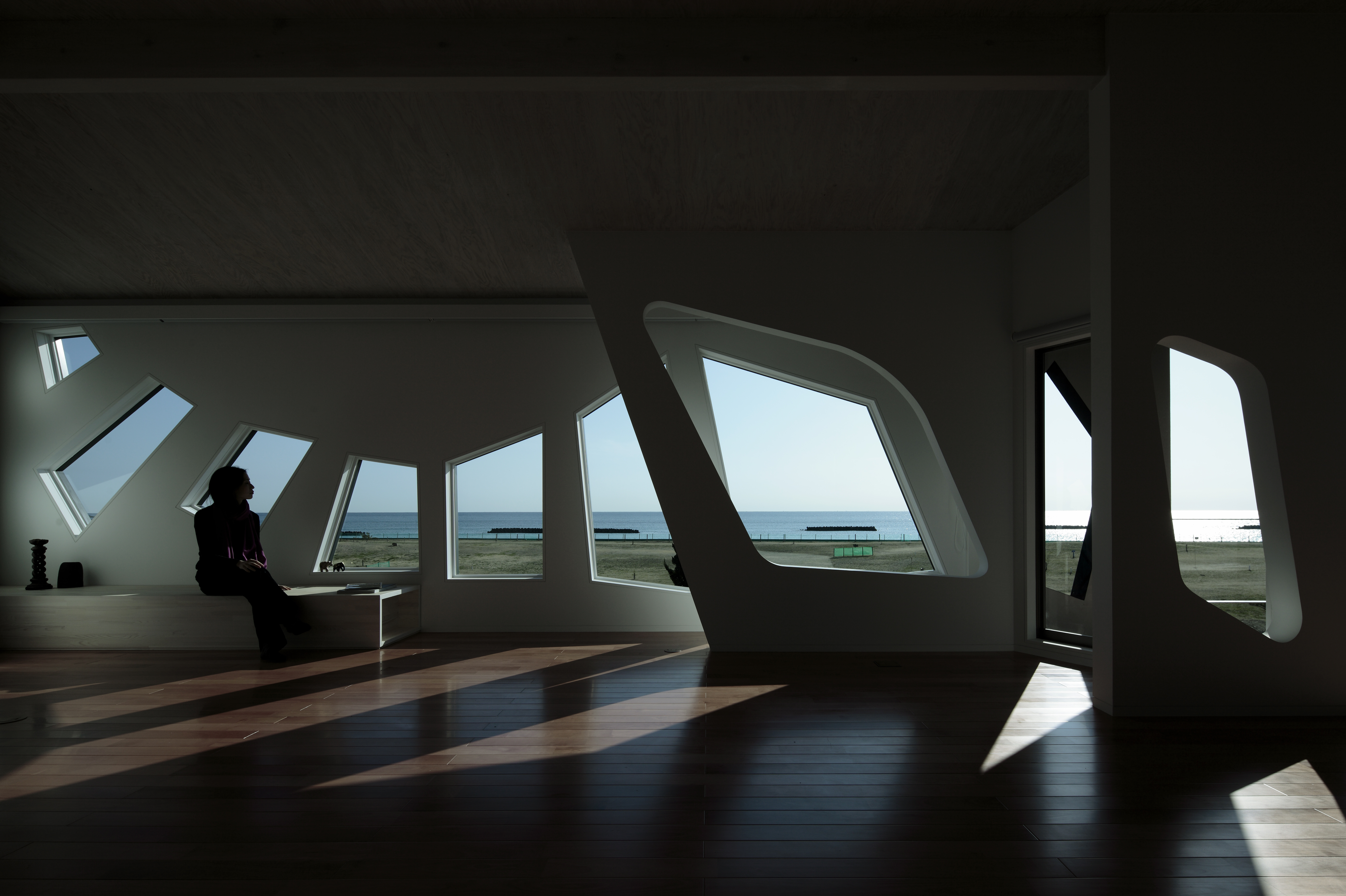 Buttefly Wing House, by Eastern Design Office - Home Stratosphere