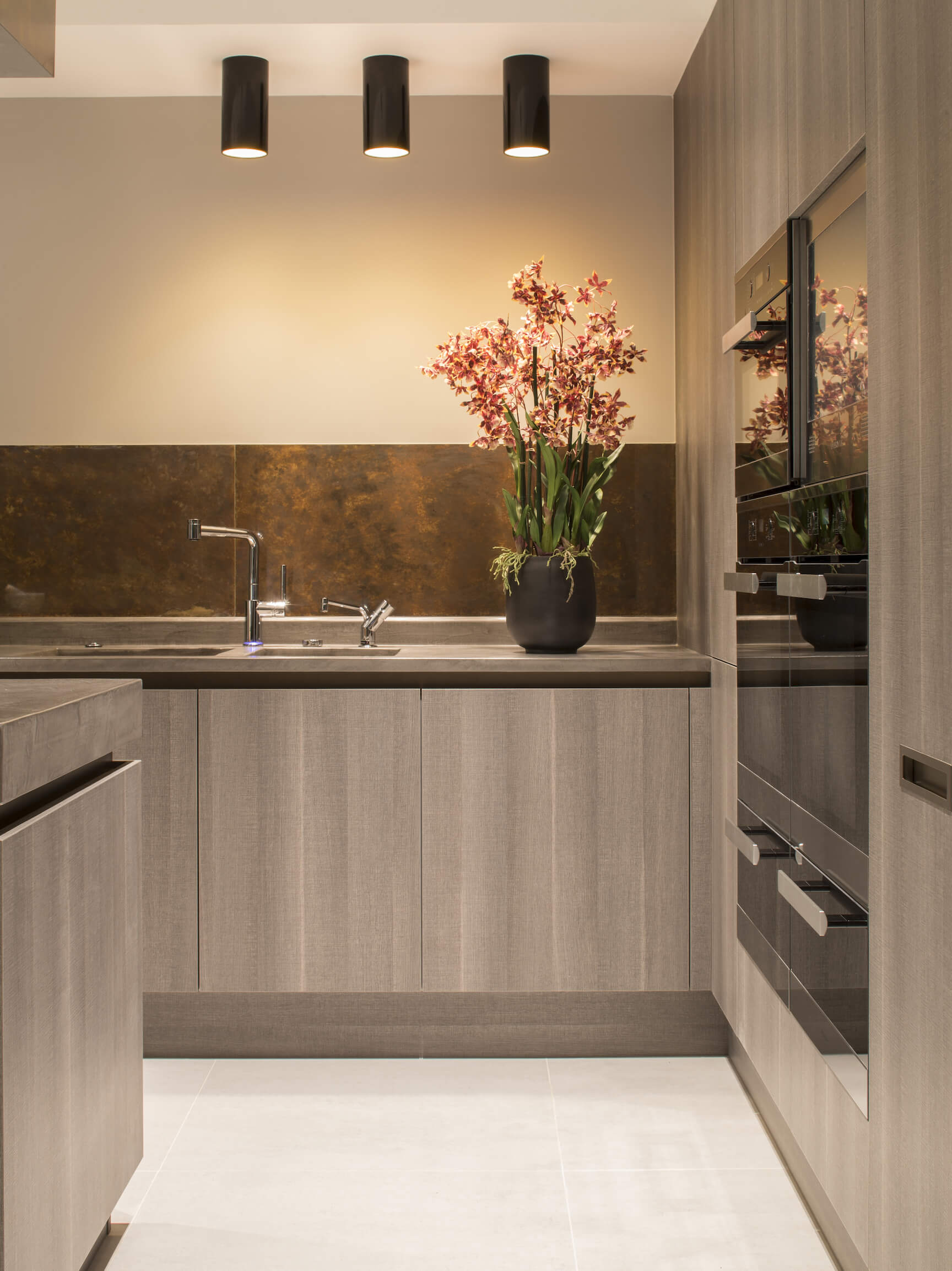 Roselind Wilson Design Creates Luxurious Contemporary 1,700 Sq Ft Flat ...