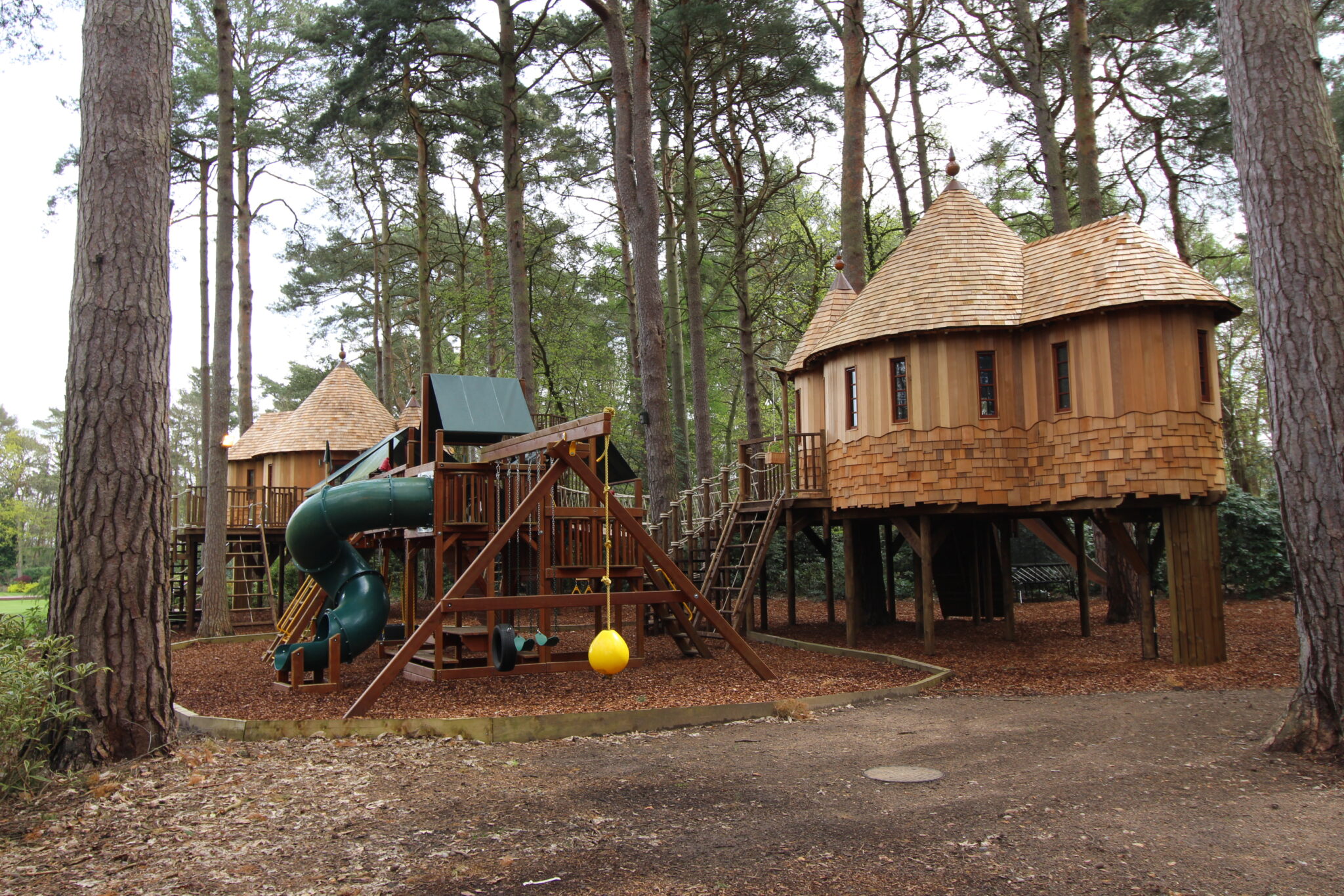 Enchanted Hideouts Treehouse Designed by Blue Forest – Home Stratosphere