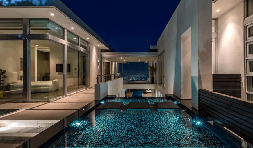 Spectacular Mansion On Blue Jay Way by McClean Design – Home Stratosphere