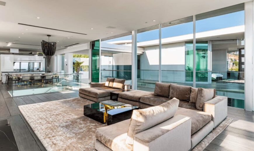 Spectacular Mansion On Blue Jay Way by McClean Design – Home Stratosphere