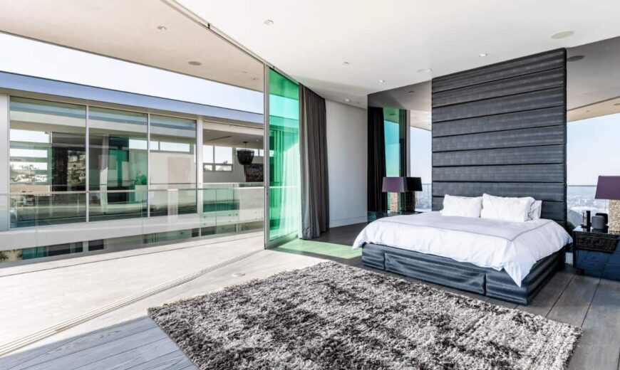 Spectacular Mansion On Blue Jay Way by McClean Design – Home Stratosphere