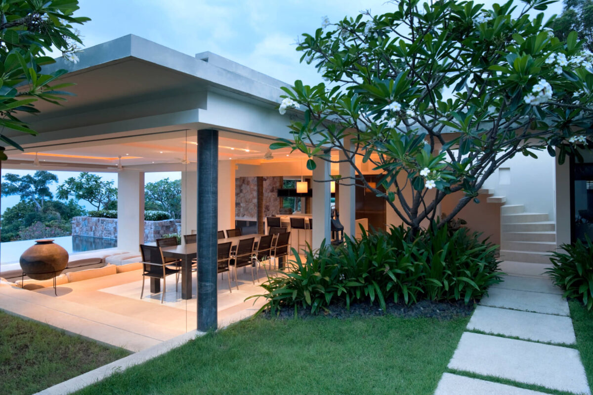Breezy and Sprawling Tropical Island Villa With Infinity Pool – Home ...