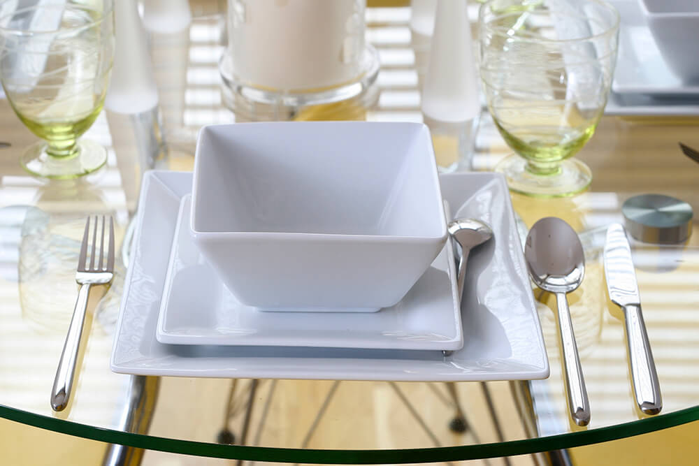 44 Terrific Table Setting Ideas for Dinner Parties & Holidays (2021!)