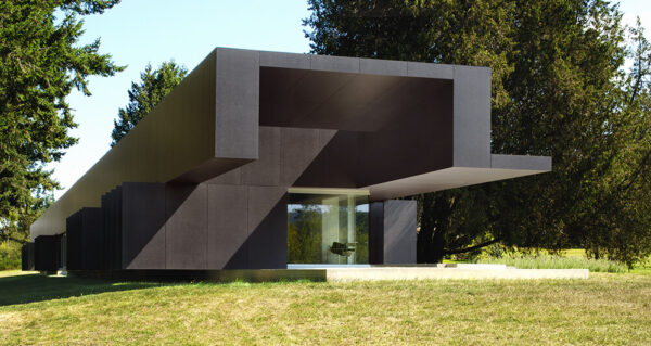 Stealthily Stunning Linear House By Patkau Architects – Home Stratosphere