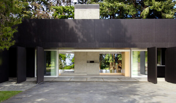 Stealthily Stunning Linear House By Patkau Architects – Home Stratosphere