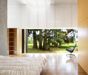 Stealthily Stunning Linear House By Patkau Architects – Home Stratosphere