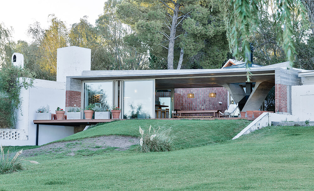 Extraordinary One Column House Project by NE-AR – Home Stratosphere