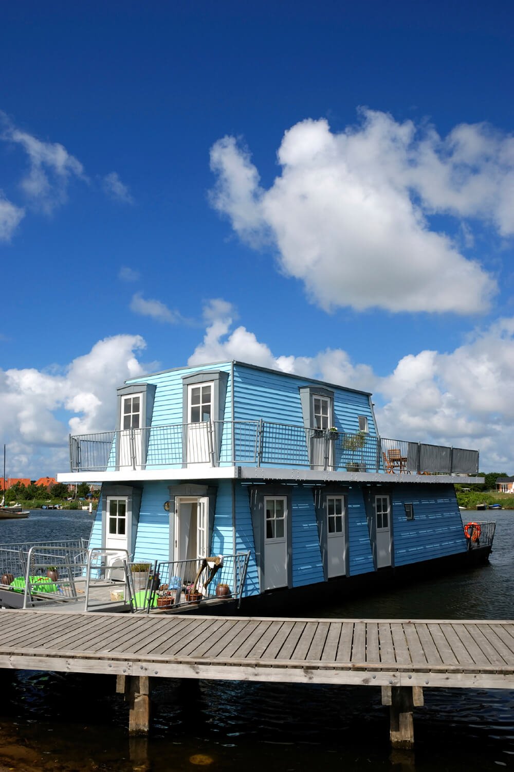 8 Types of Houseboats (Designs, Ideas, Examples & 40 Photos) - Home ...