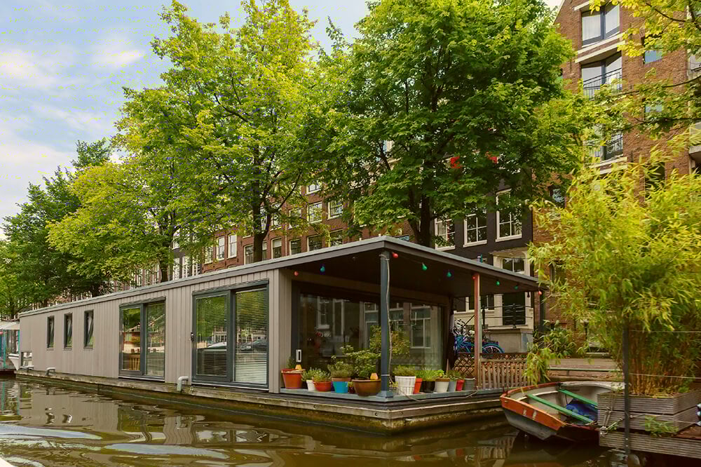 8 Types of Houseboats (Designs, Ideas, Examples & 40 Photos)