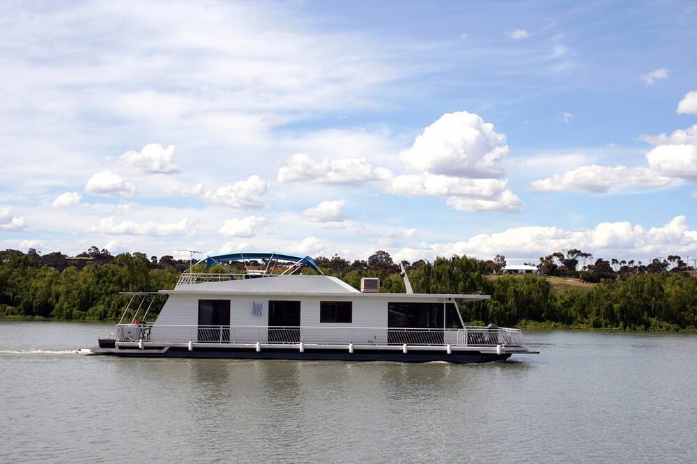 8 Types of Houseboats (Designs, Ideas, Examples & 40 Photos) - Home ...