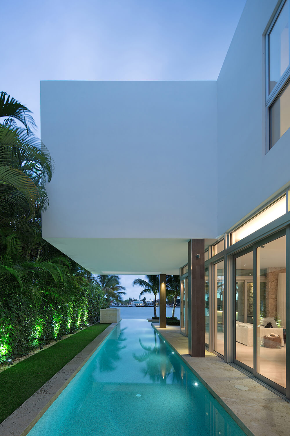 Glass-Filled Biscayne Bay House by STRANG Architecture – Home Stratosphere