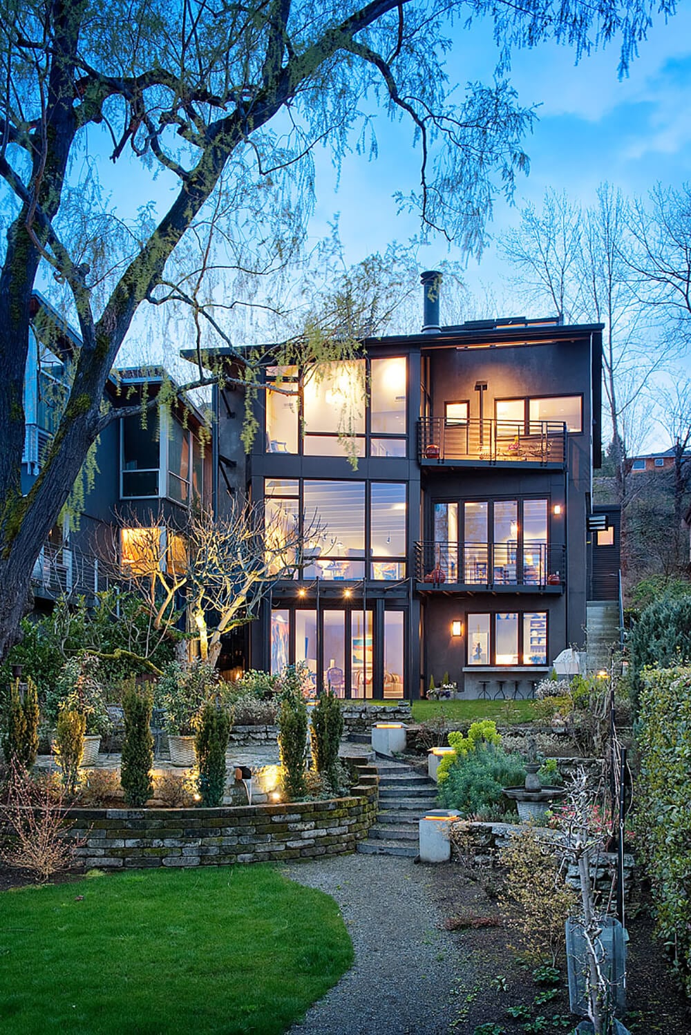 Spectacular Lakeside Residence by Castanes Architects – Home Stratosphere