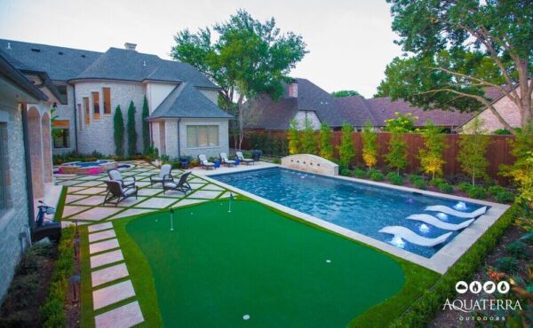 31 Unique Pool Shapes and Designs – Home Stratosphere