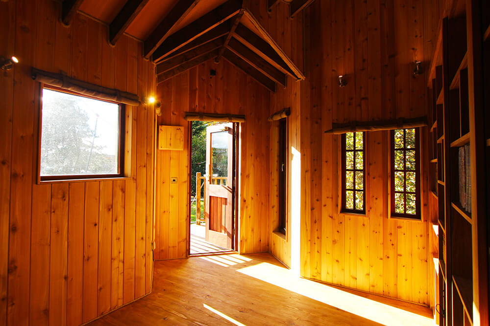 The Incredible Adventure Clubhouse Tree House by Blue Forest – Home ...