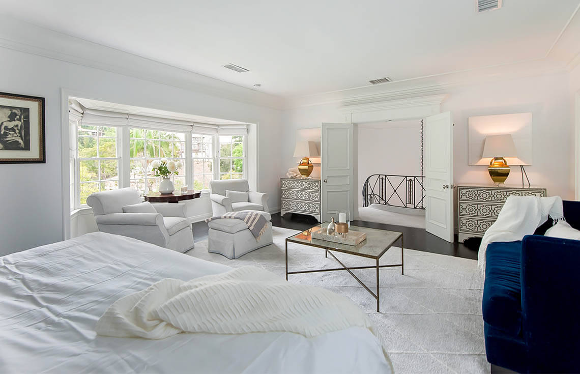 22 Elegant Bedroom Staging Ideas (Photos)