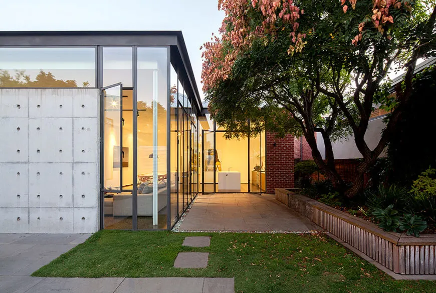 Breathtaking Mill Street House by Moloney Architects