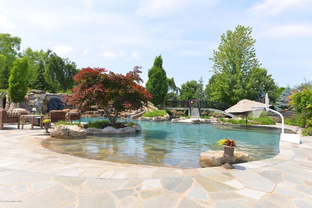 28 Remarkable Backyard Waterpark Ideas