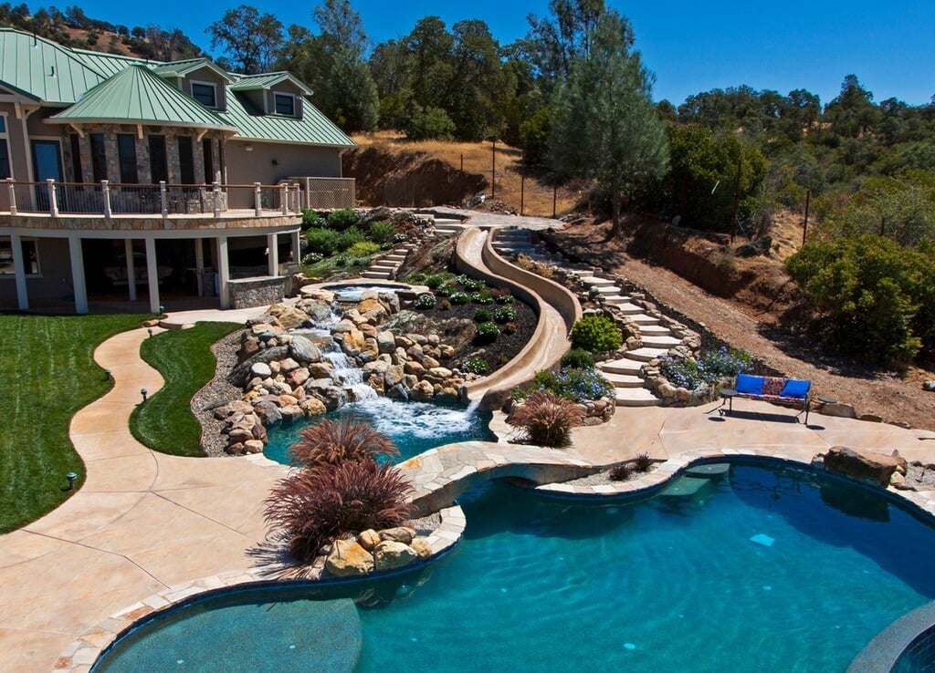 28 Remarkable Backyard Waterpark Ideas