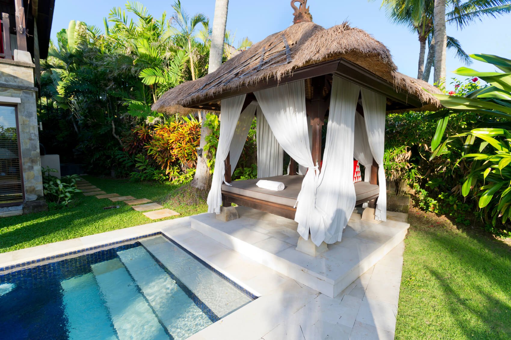 34 Glorious Pool Gazebo Ideas