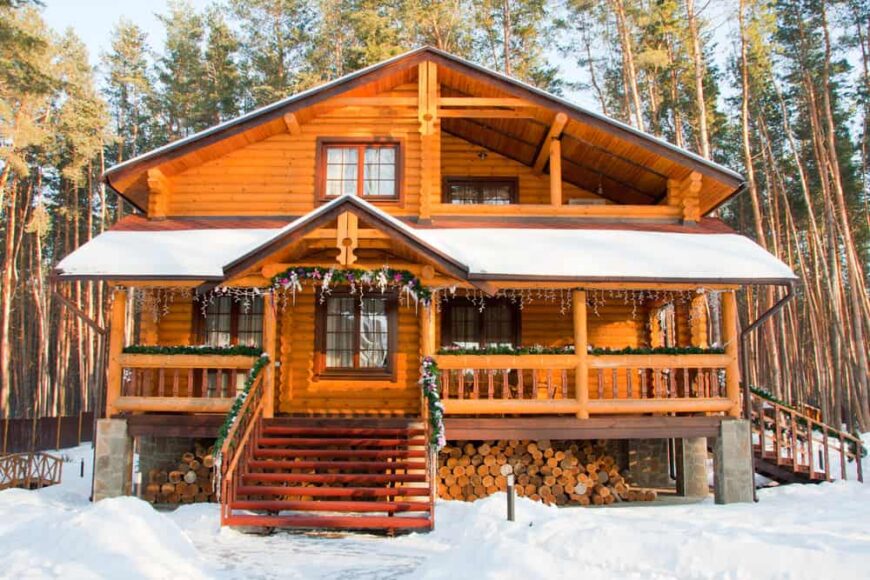 42 Stunning Log Homes & Mansions (Photos)