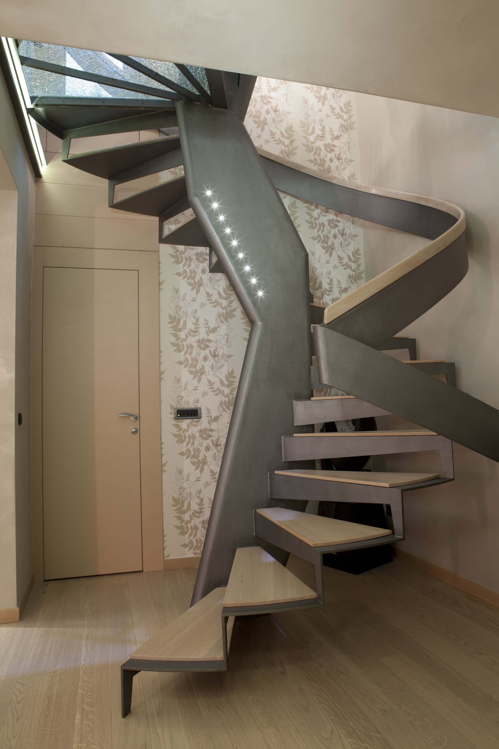 20 180 Degree Turn Staircase Ideas (Photos)