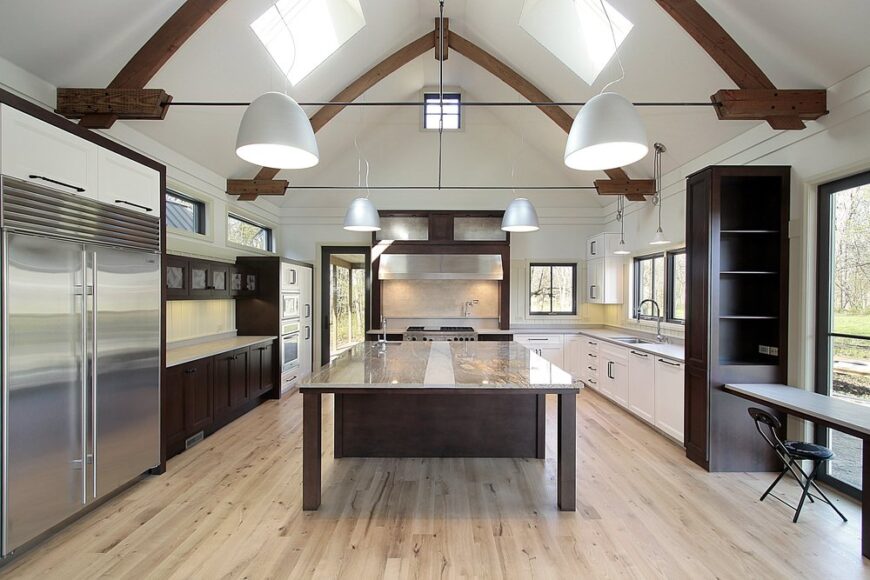 32 Kitchens with High Ceilings (Photos)