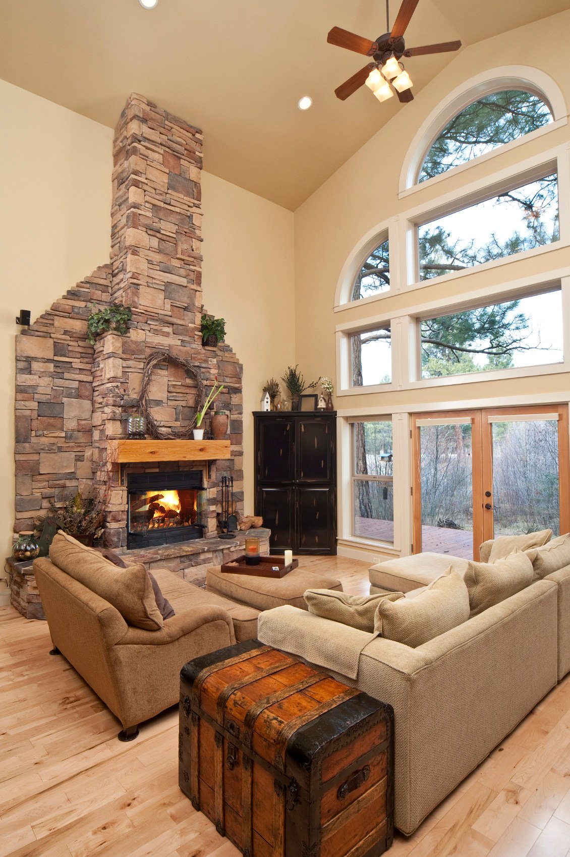 80 Living Room Examples with Brown Couches (Photos)