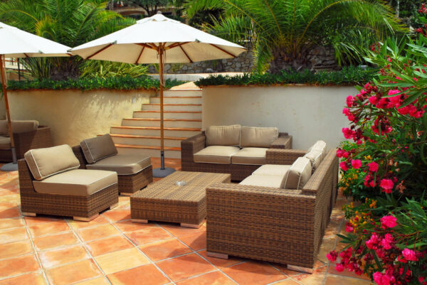 65 Luxury Patios (Photos) – Home Stratosphere