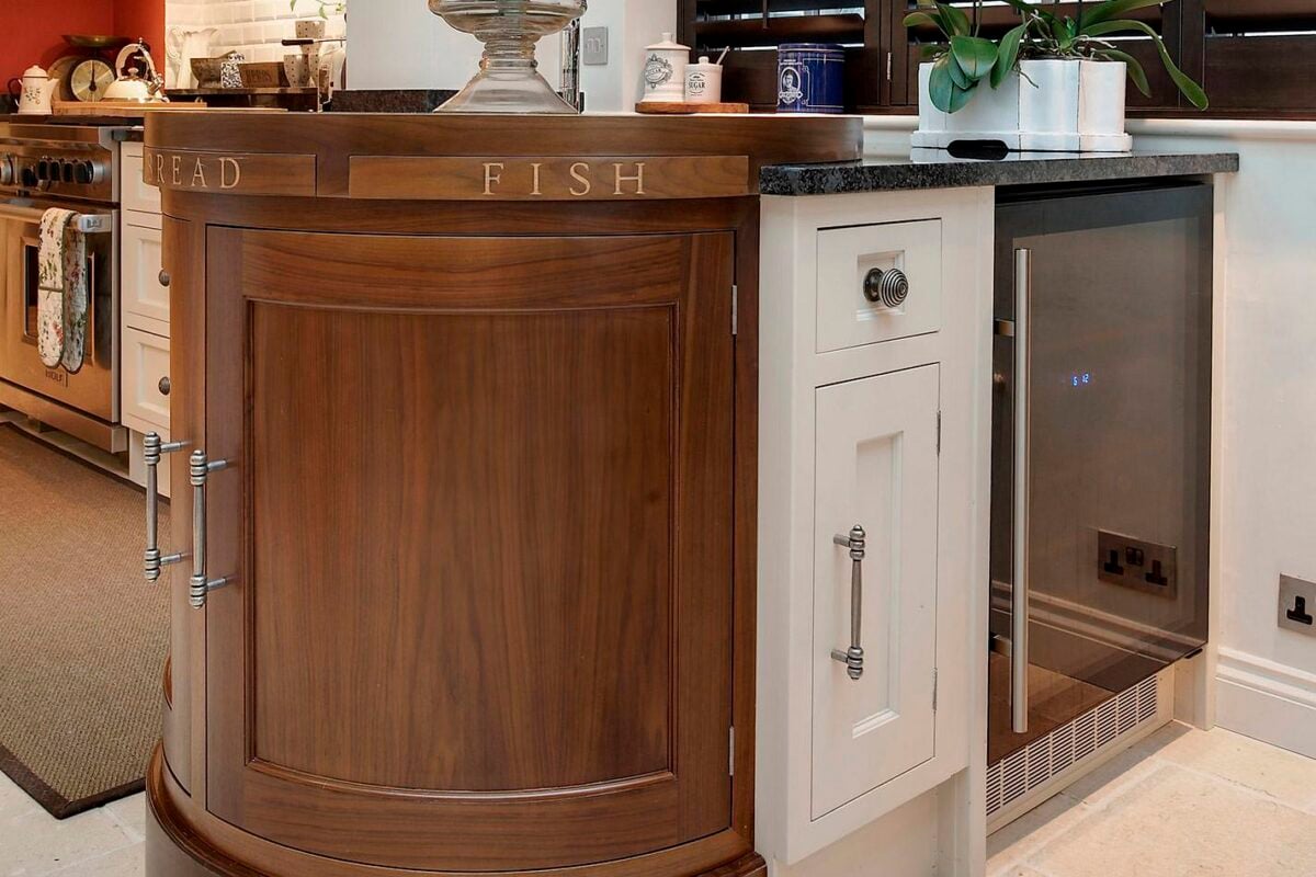 9 Eye-Popping Bespoke Kitchen Designs