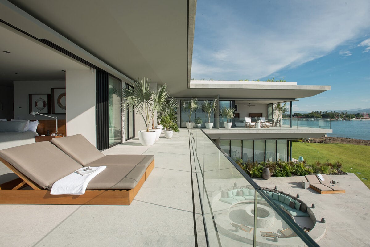 65 Luxury Patios (Photos) – Home Stratosphere