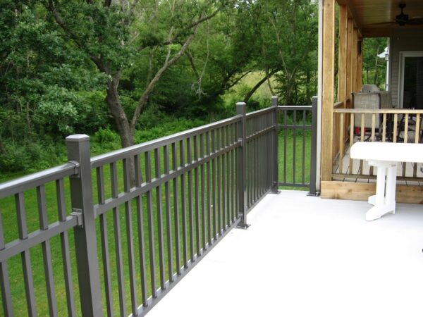 16 Deck Railing Design Ideas That Prioritize Safety without Sacrificing ...