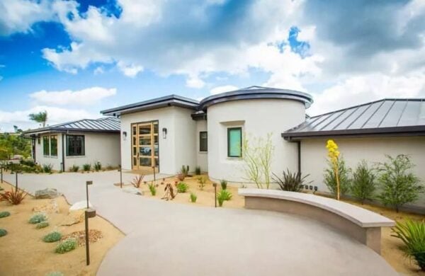 7 Southwestern Style Homes – Exterior and Interior Examples & Ideas ...