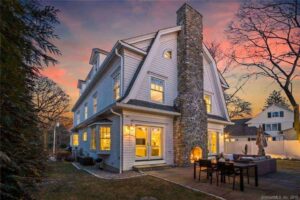 15 Traditional Style Homes – Exterior and Interior Examples & Ideas ...
