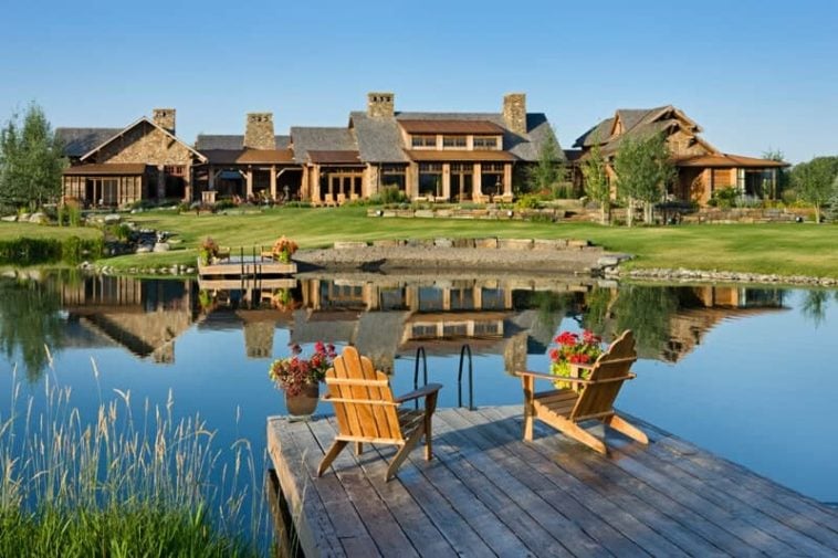 25 Rustic Style Homes – Exterior and Interior Examples & Ideas (Photos)