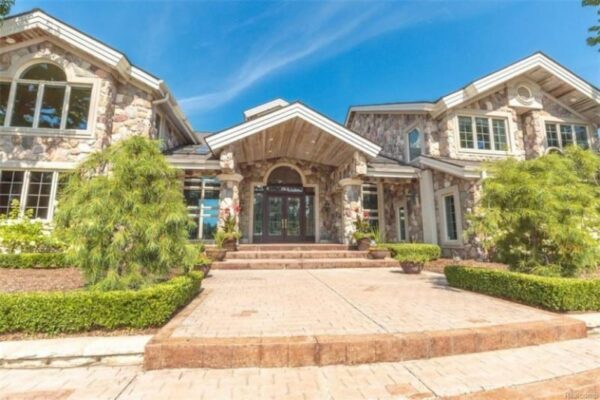 Eminem Sells His Michigan Mansion For Only $2 Million – Home Stratosphere