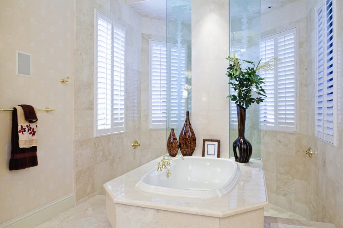 15 Different Types of Bathtubs for Your Bathroom – Home Stratosphere