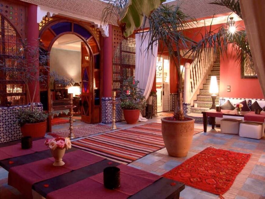 30 Red Foyer Ideas (Photos) - Home Stratosphere