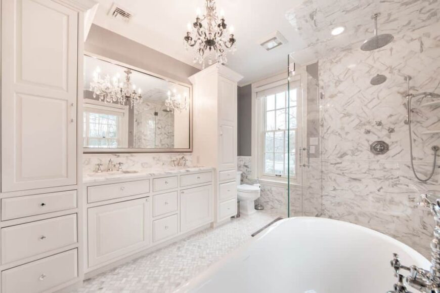 34 Large Luxury Primary Bathrooms that Cost a Fortune – Home Stratosphere