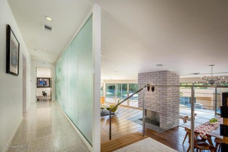 30 Mid-Century Modern Foyer Ideas (Photos) - Home Stratosphere