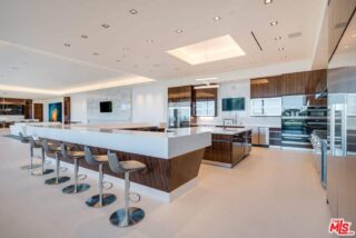 61 Long Kitchen Island Ideas and Examples (Photos) – Home Stratosphere