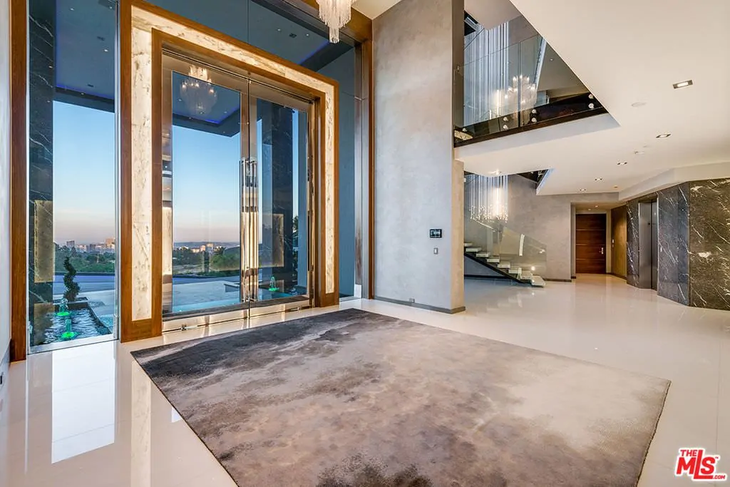 70 Mansion Foyer Ideas (Photos)