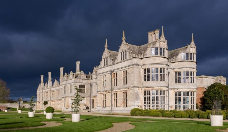 71 Best Castles and Manor Houses in England (Photos)