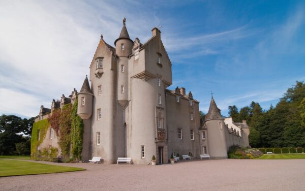 46 Best Scottish Castles and Manor Houses (Photos) – Home Stratosphere