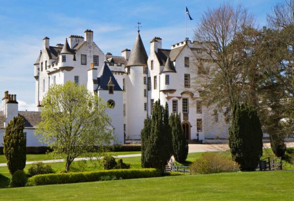 46 Best Scottish Castles and Manor Houses (Photos) – Home Stratosphere